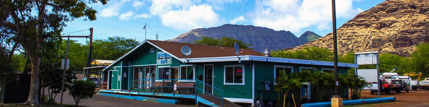 Spinners Cafe | Sandwich, ice and coffee window is open
